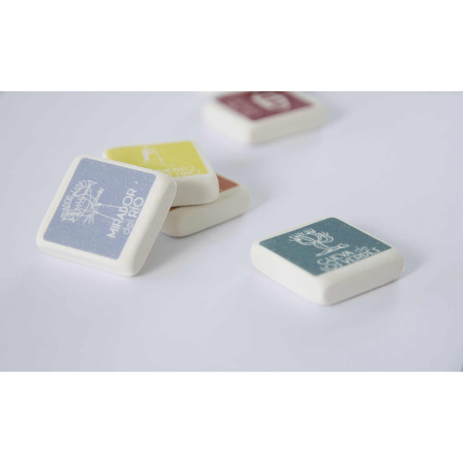 Set De 7 Gommes | Accessoire D'Écriture Publicitaire | Règles & Gommes ...